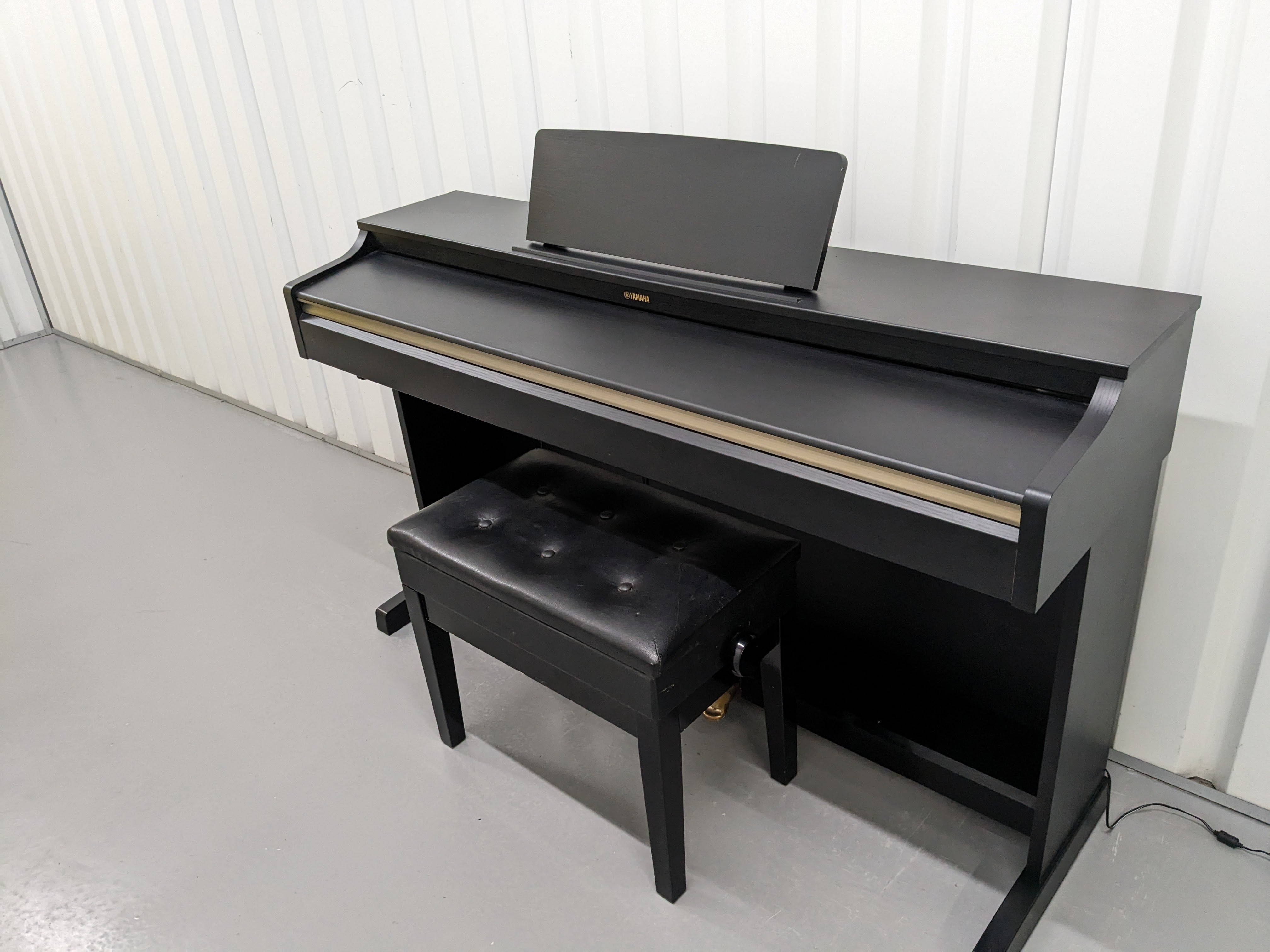 Yamaha Arius YDP-162 Digital Piano satin black, clavinova keyboard sto ...