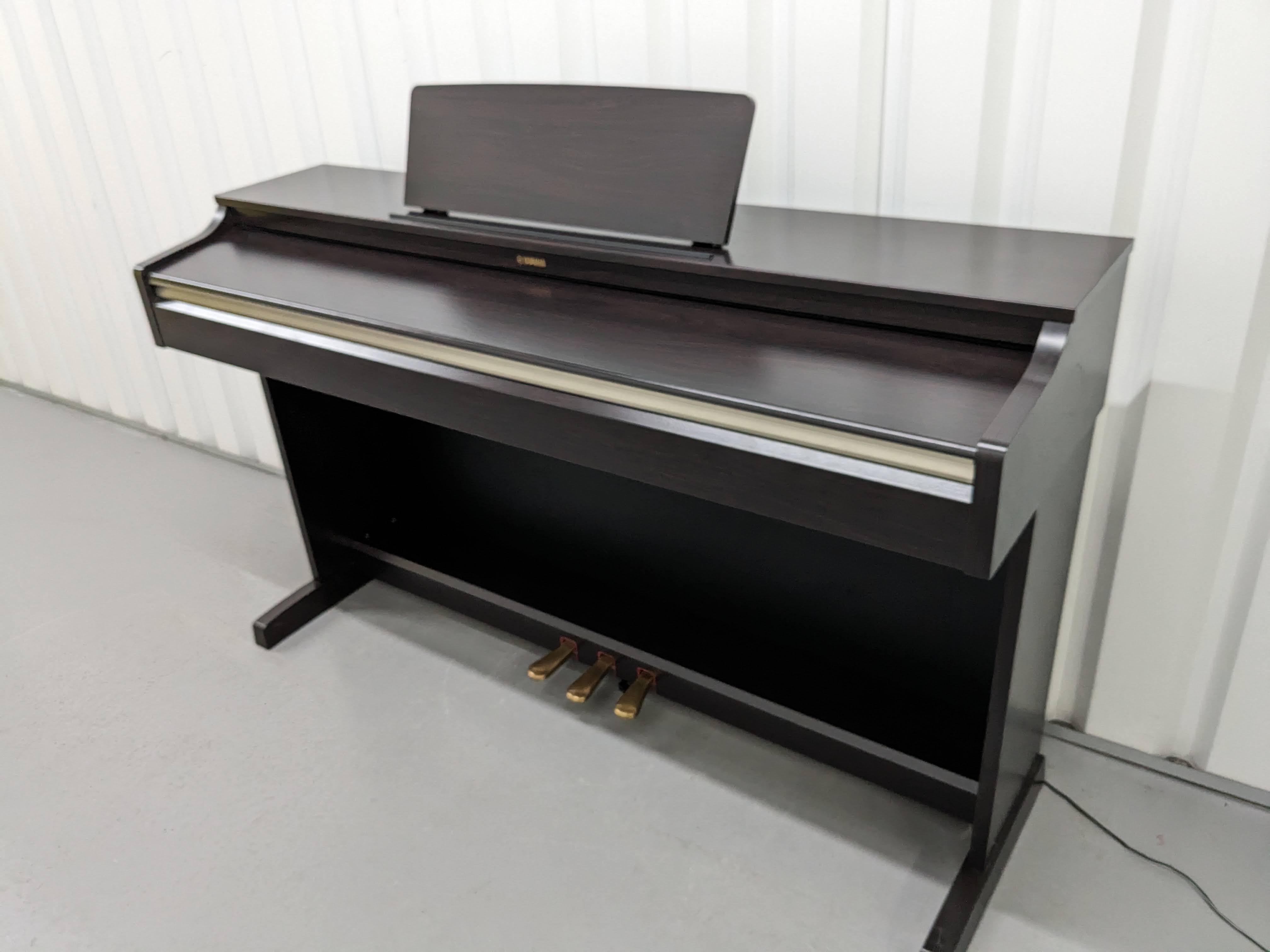 Yamaha Arius YDP-162 Digital Piano dark rosewood clavinova keyboard st ...