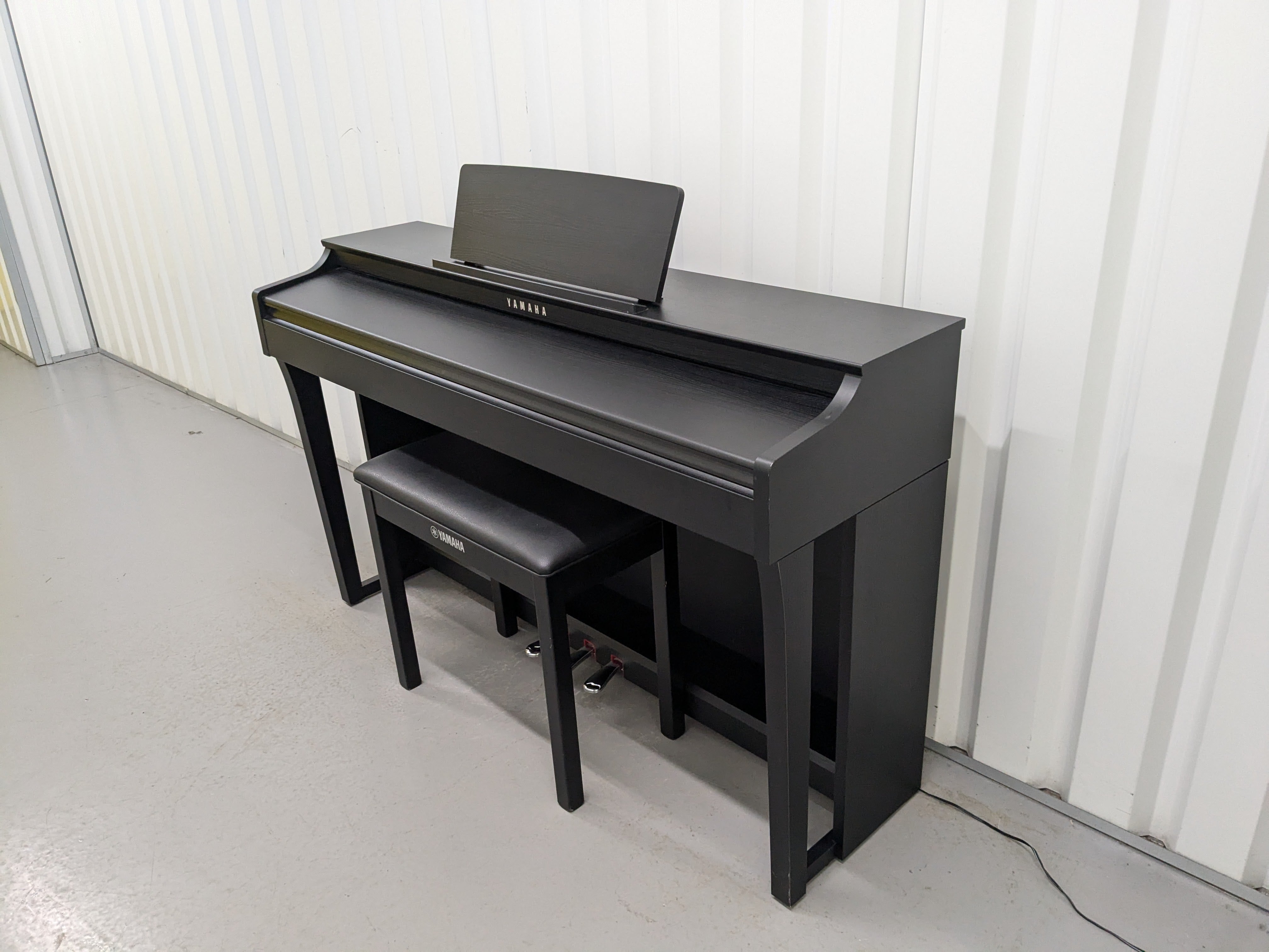 Yamaha clavinova CLP-625 digital piano in satin black colour stock # 2 – Sulinda Music