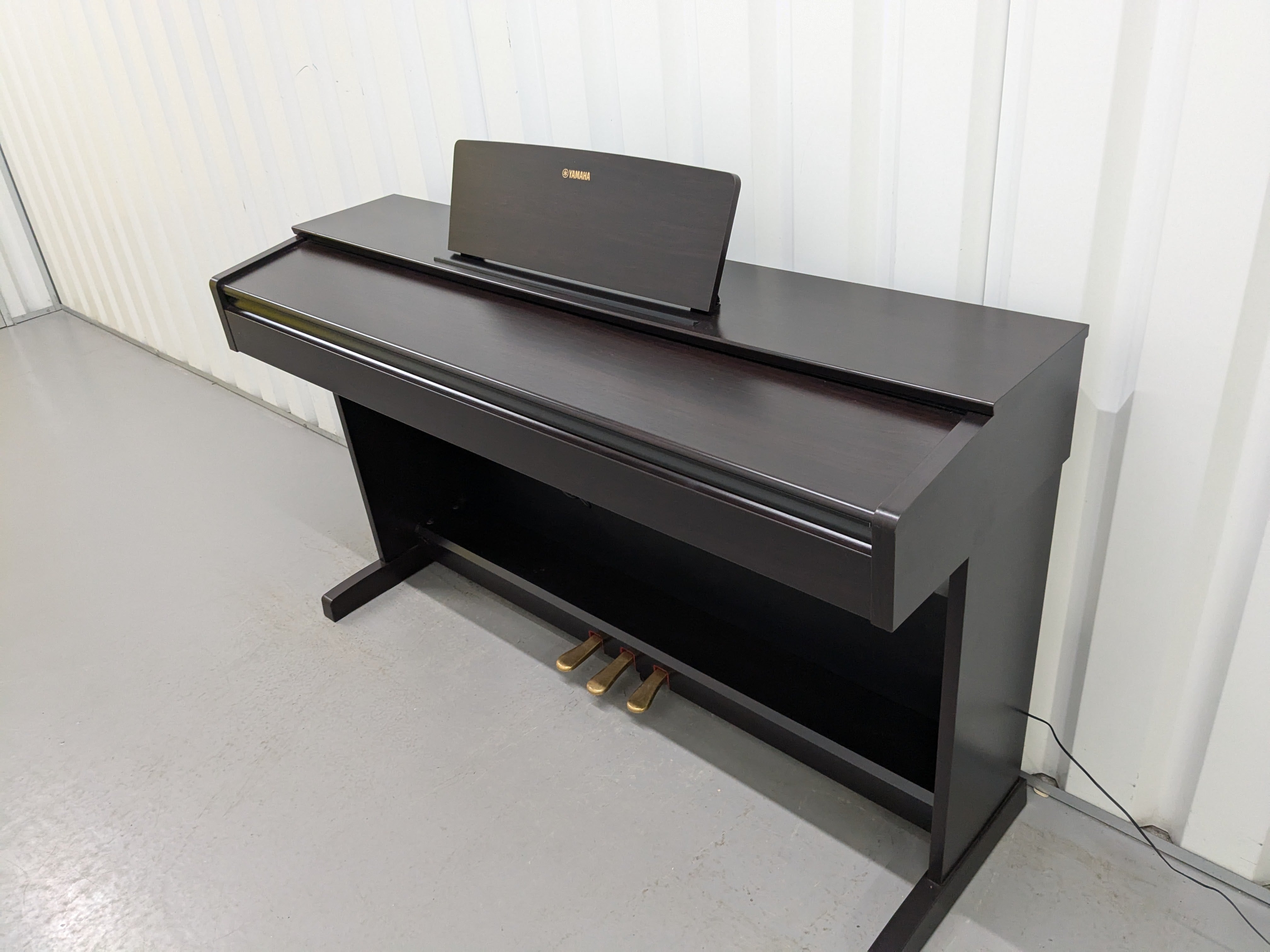 Yamaha Arius YDP-103 digital piano nearly new very recent model stock ...