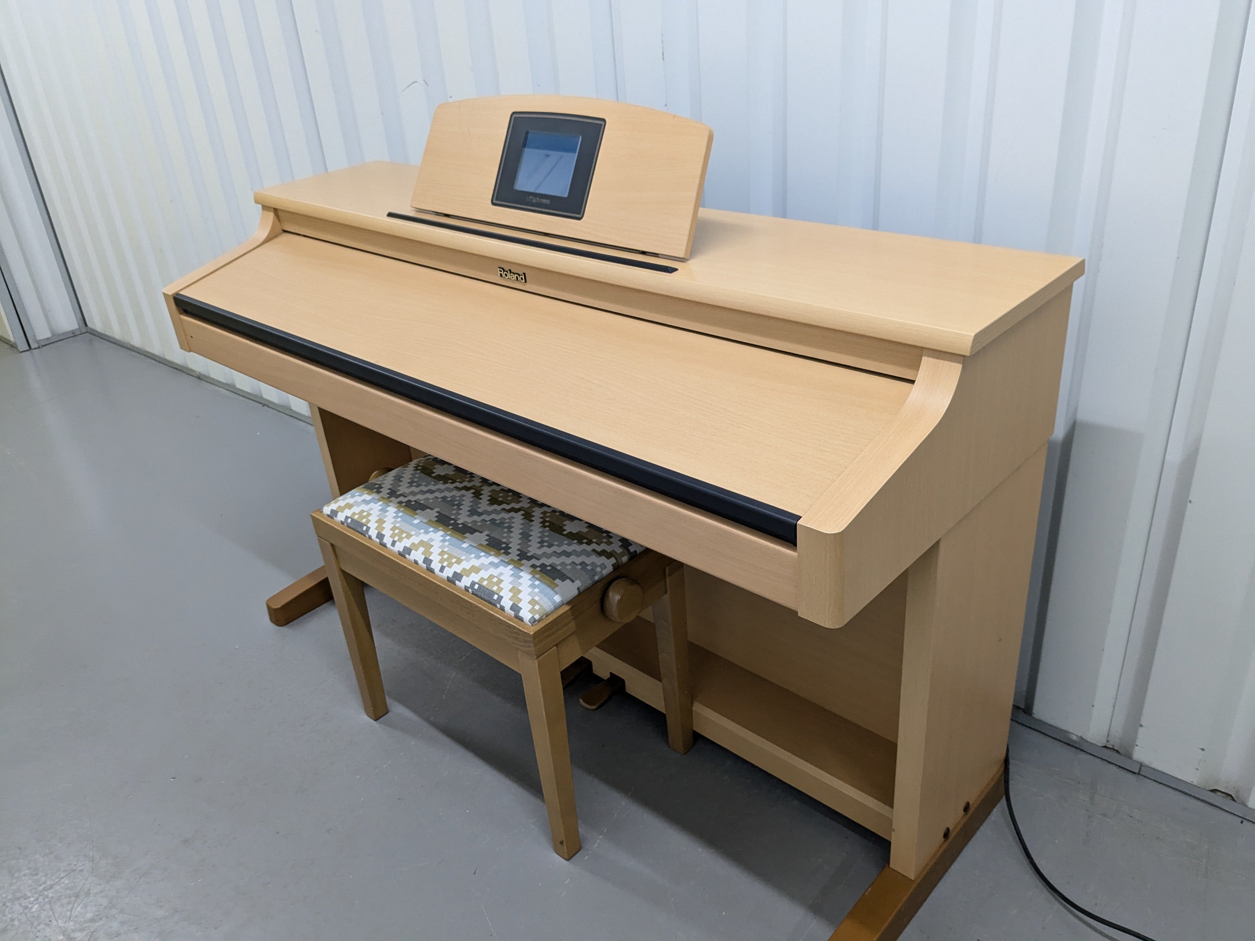 Roland HPi-5 Digital Interactive Piano with LCD screen built in stock ...
